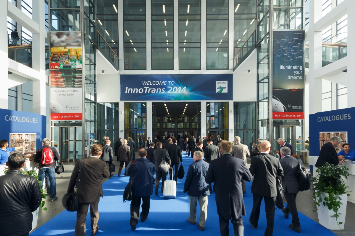 35 Elevator Banners Entrance Hall South - MB Capital Services GmbH